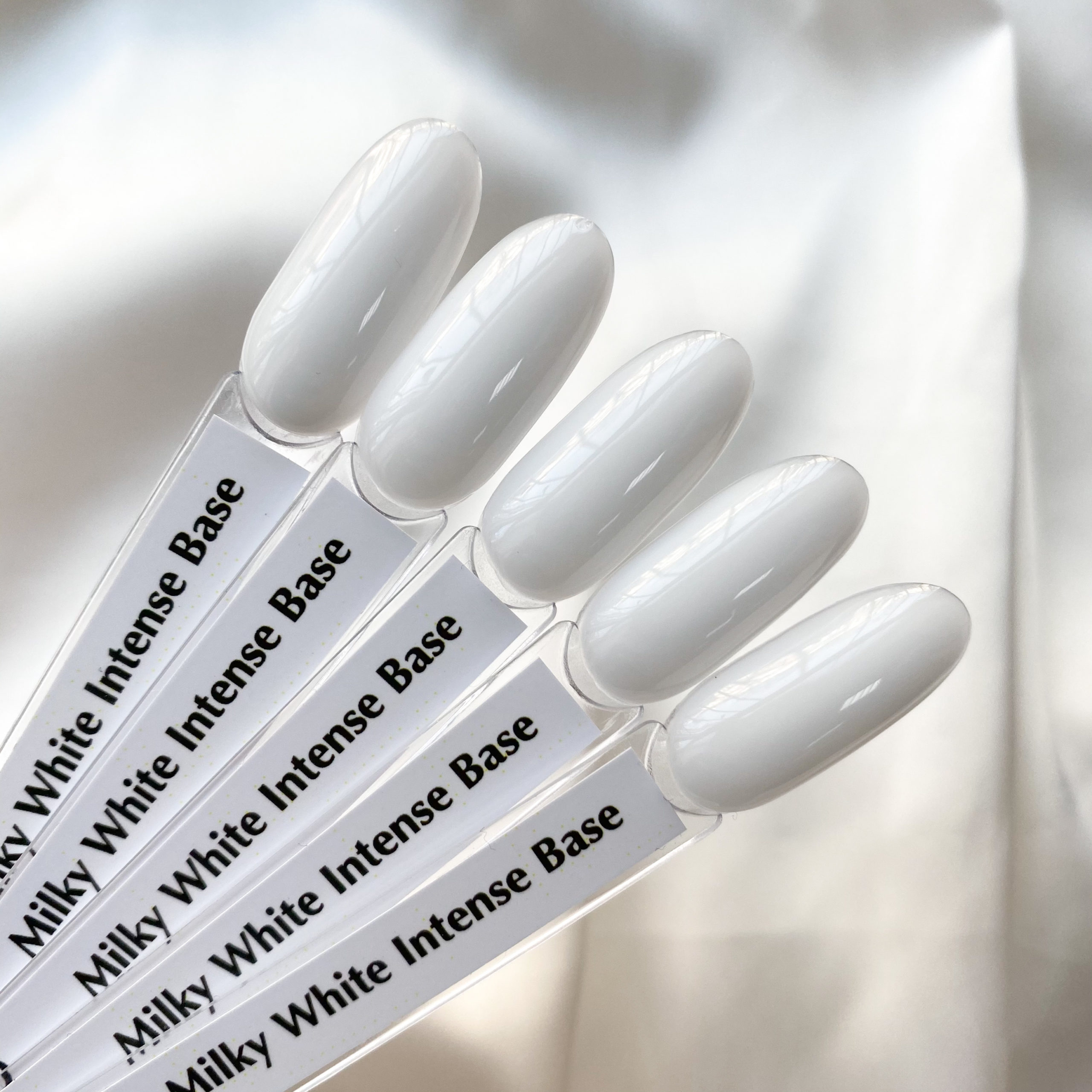 Komilfo Milky White Intense Base, 30 ml (gel-can) – Komilfo.ua